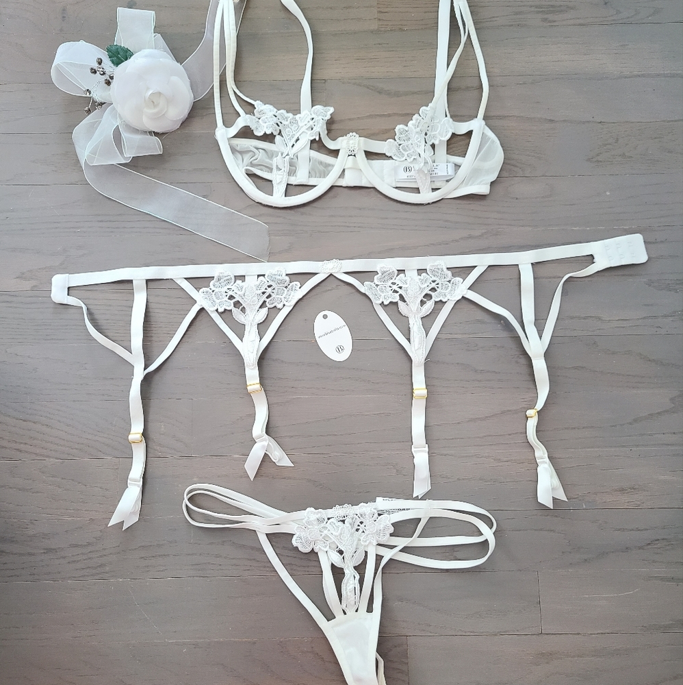 Bluebella Nova Ivory Set. British Lingerie. - Gem